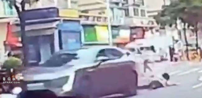 珠海汽车斑马线撞人现场。
